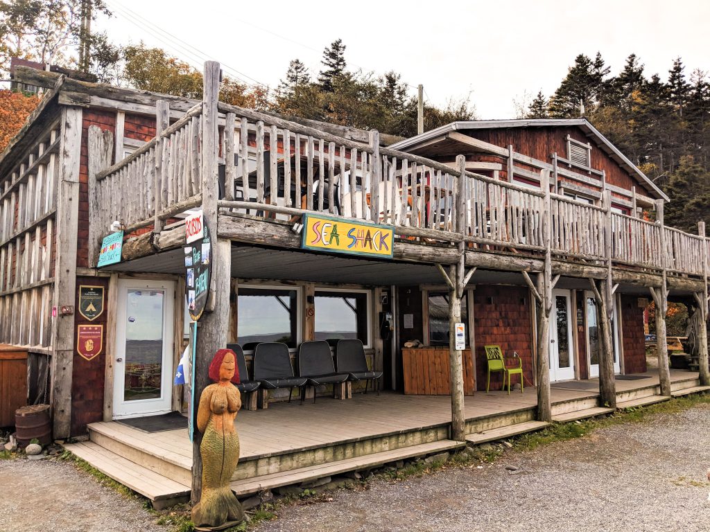 Festive Sea Shack youth hostel-type accommodations | Saintlo