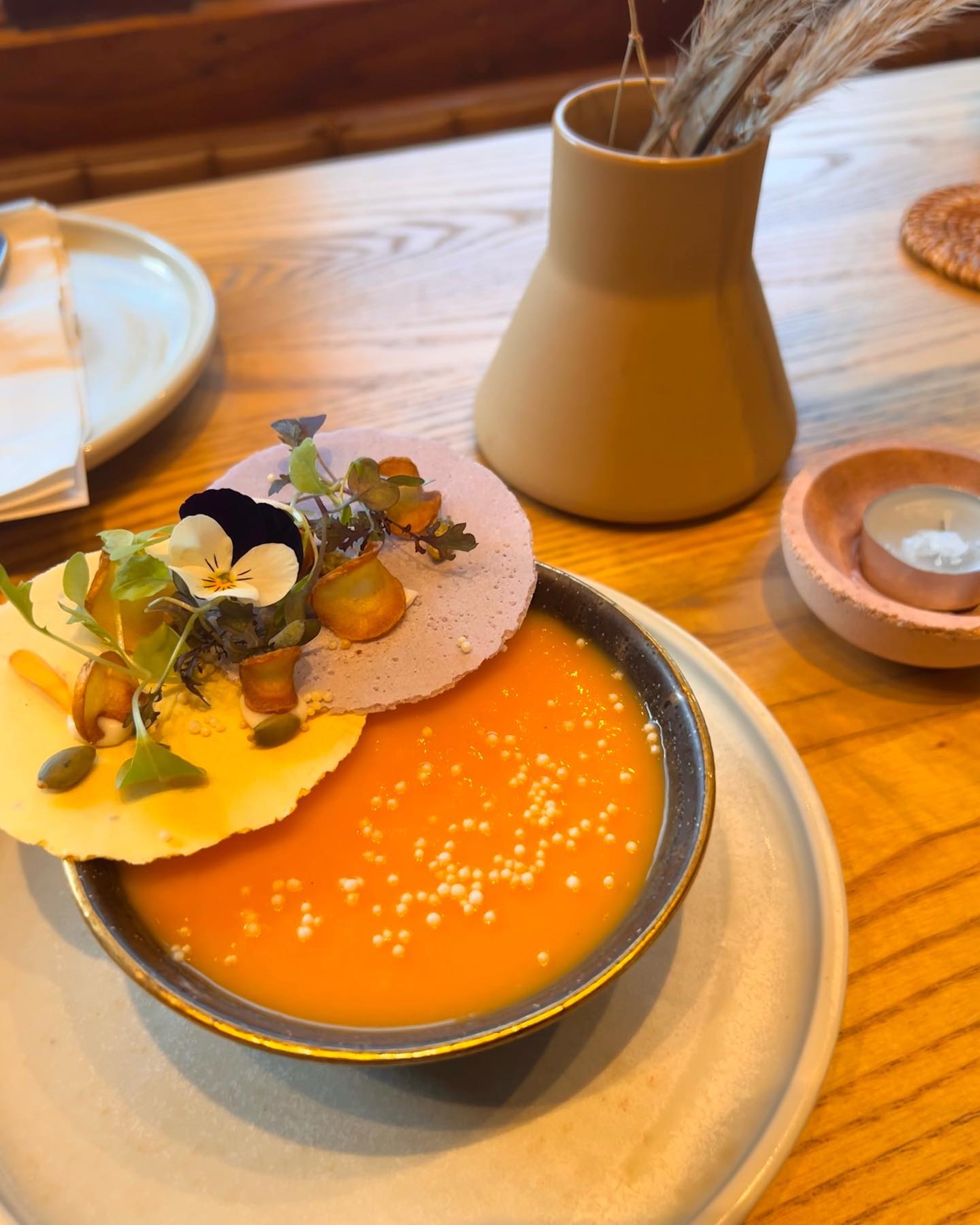 15 must try Vegan & Vegeterian restaurants | Saintlo